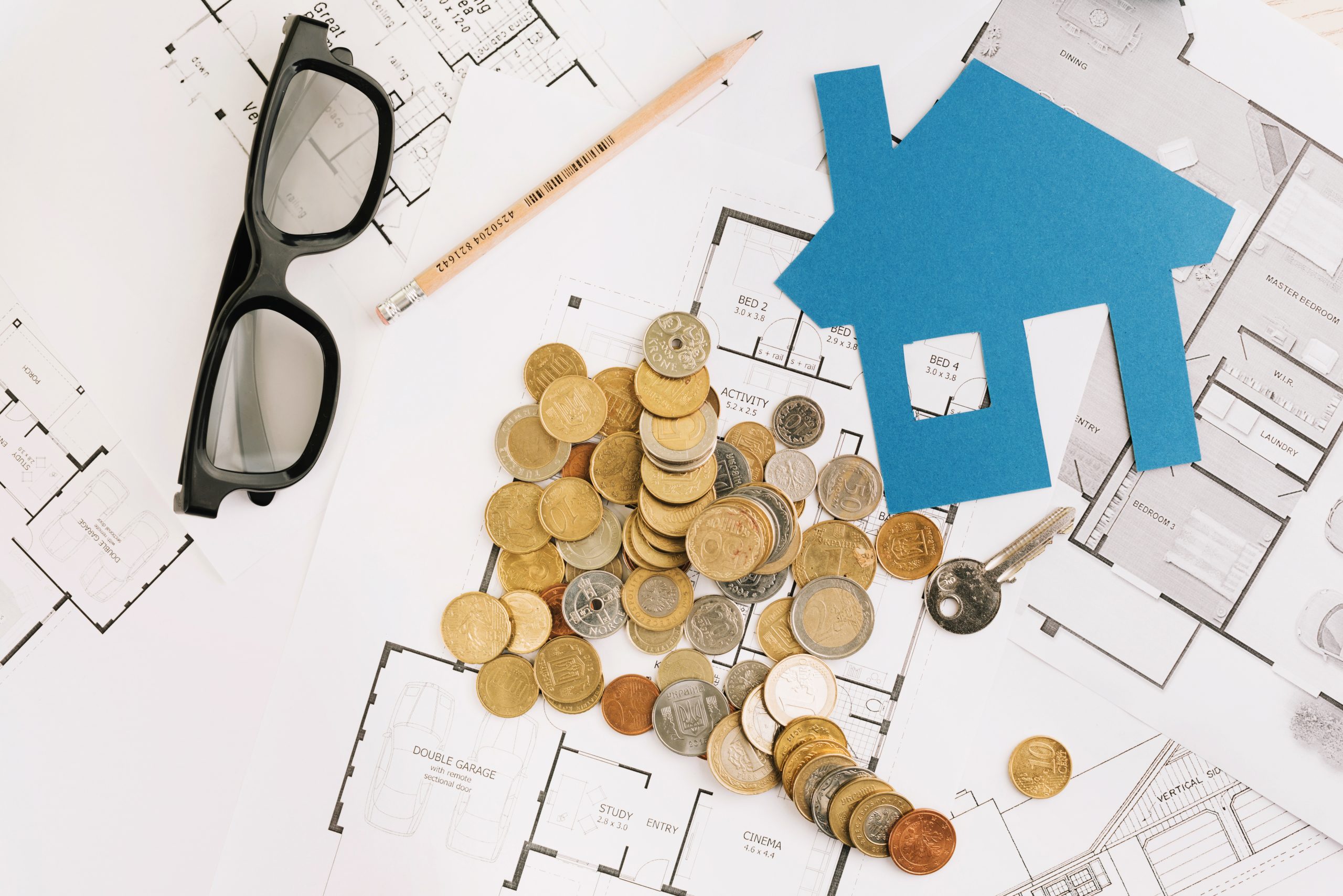 flat-lay-with-house-coins - Comune di Napoli